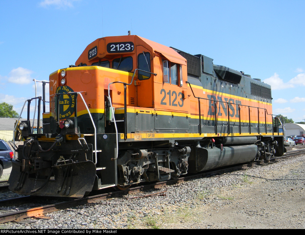 BNSF 2123